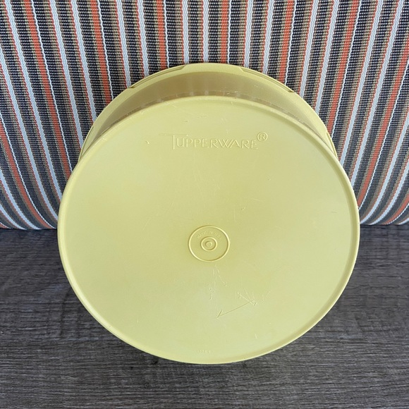 Tupperware | Kitchen | Vintage Harvest Gold Tupperware Container Lid ...